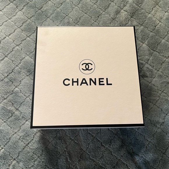 CHANEL | Storage & Organization | Chanel Cream And Black Gift Box ...